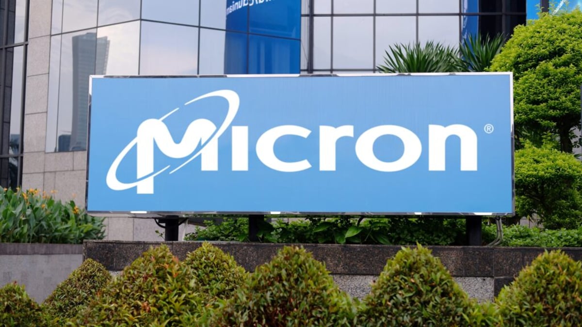 Micron's New Chip Aims To Make In-Car AI And Safety Alerts Twice As ...